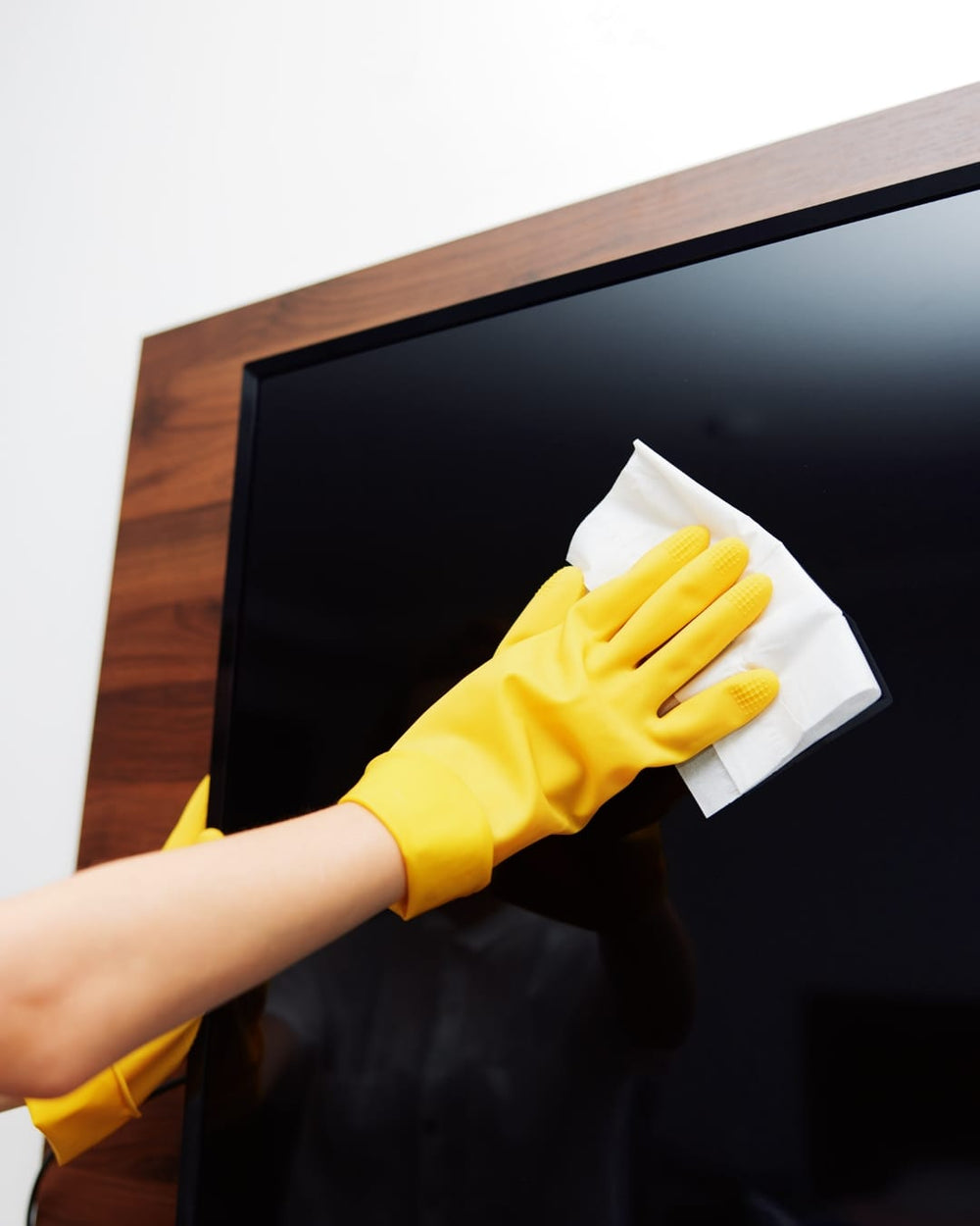 How to Properly Clean a TV Screen (Avoid These Common Mistakes!) - The ...